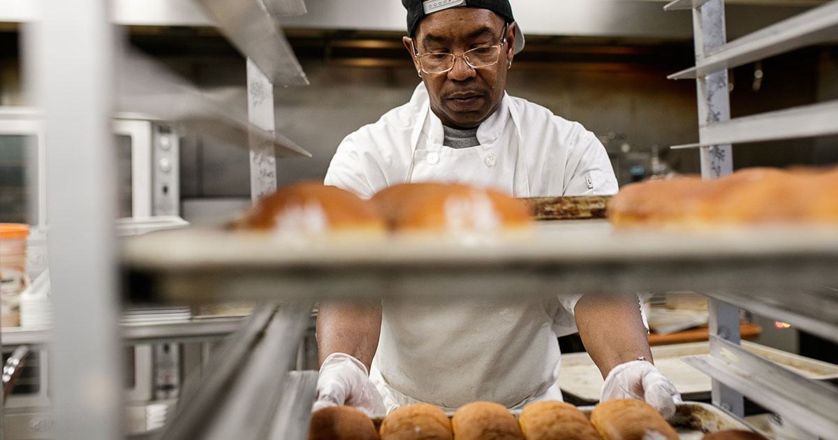 New Flint bakery featuring Blueline Donuts helps train residents ...